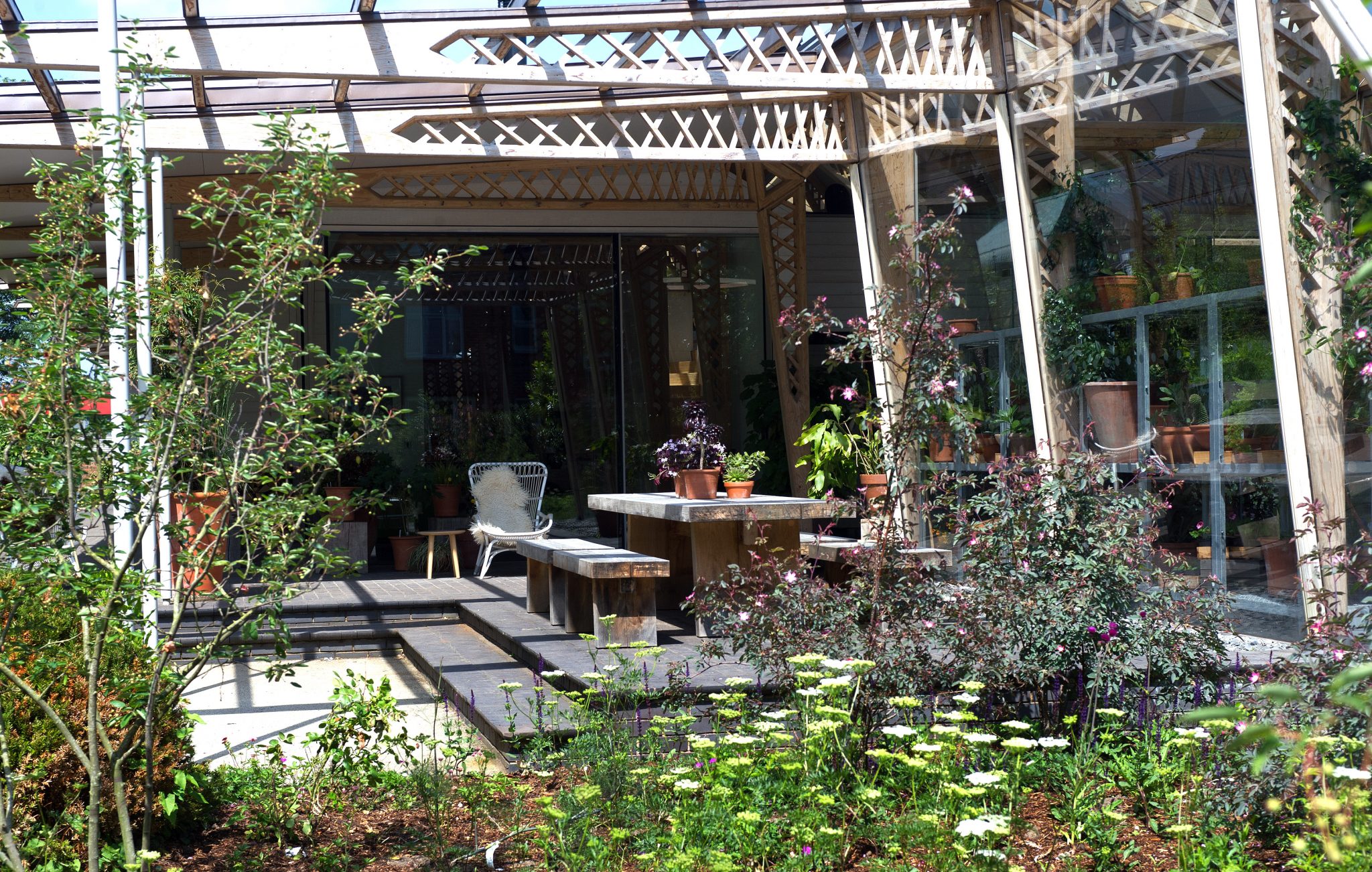 Maggie's: Recuperative space and emotional support for people living ...